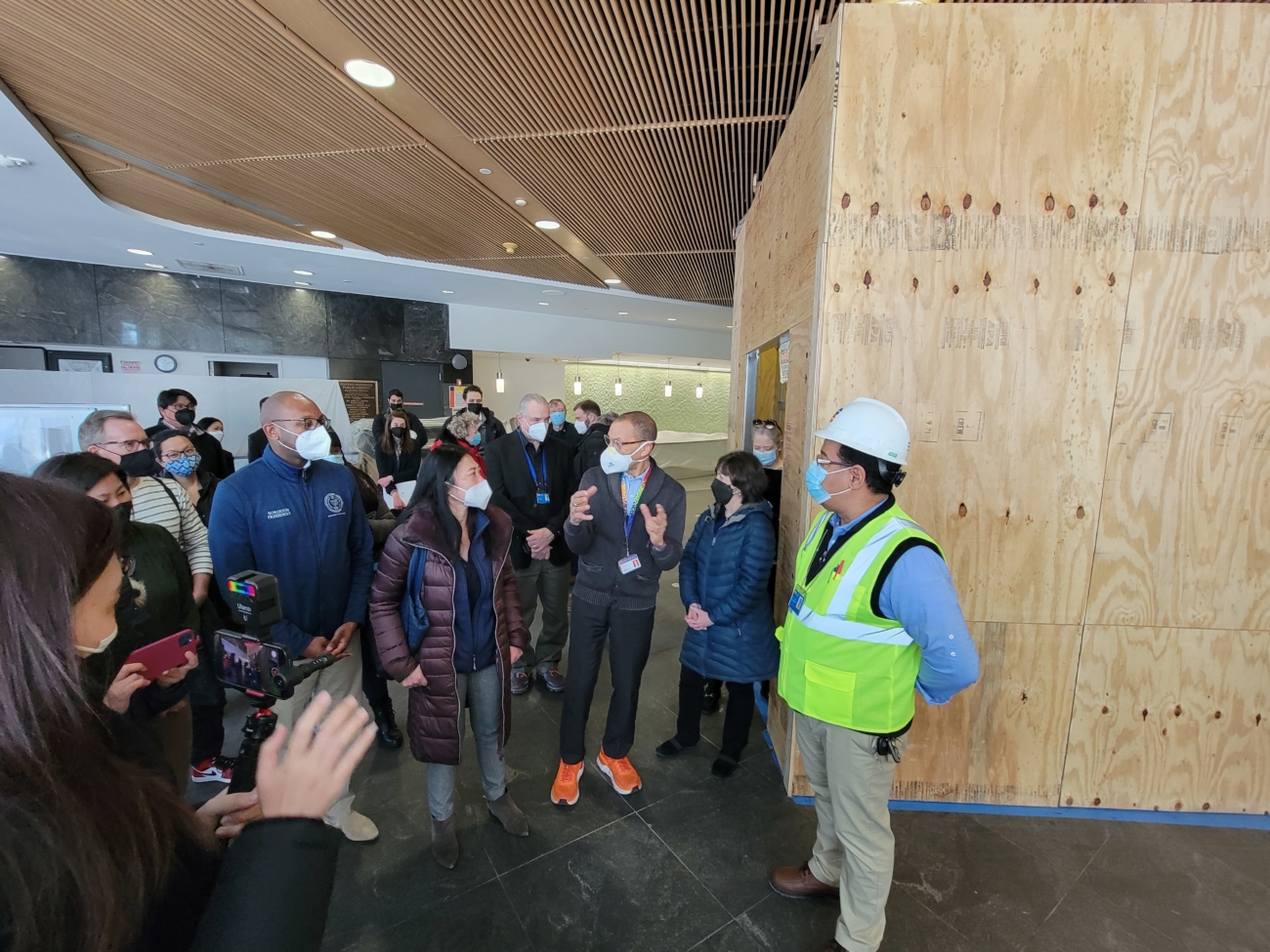 Council Member Ung Receives Update on Flushing Library - Sandra Ung